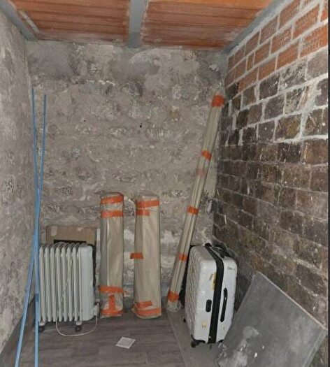 Appartement à louer - La Fourche-Guy Môquet, Paris ème arrondissement - 2 pièces - 1 chambre