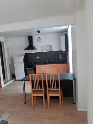 Appartement 2 pièces à Peripherie, Vif, à louer