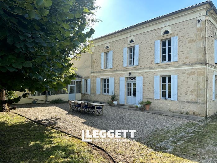 Maison 14 pièces à Gensac, à vendre