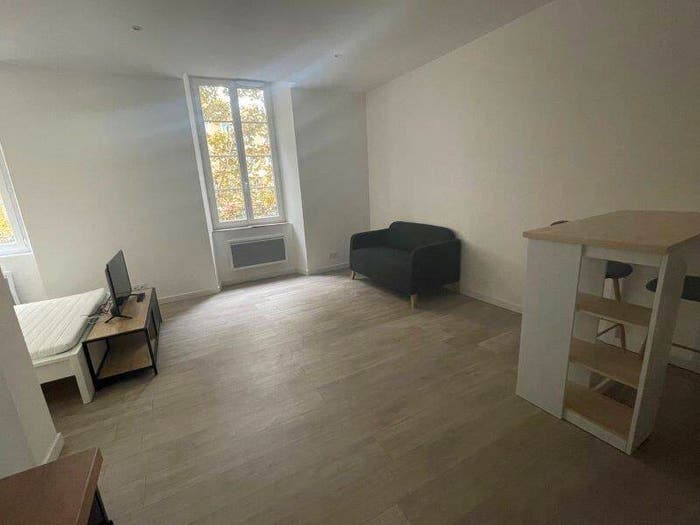 Appartement 1 pièce à Centre Ville-Louis Blanc, Alès, à louer