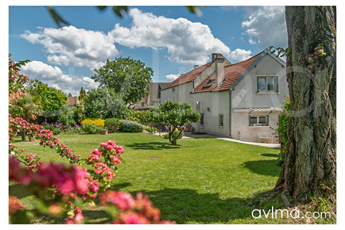 Crespières : Maison 9 pièces à vendre