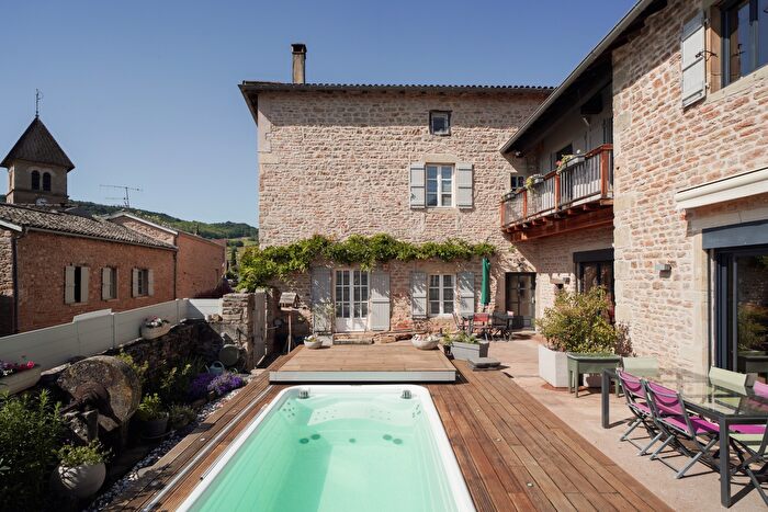 Solutré-Pouilly : Maison 10 pièces à vendre