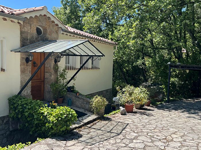 Grasse, Magagnosc, Saint-Mathieu : Maison 6 pièces à vendre