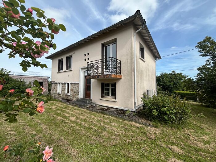 Pleaux : Maison 5 pièces à vendre
