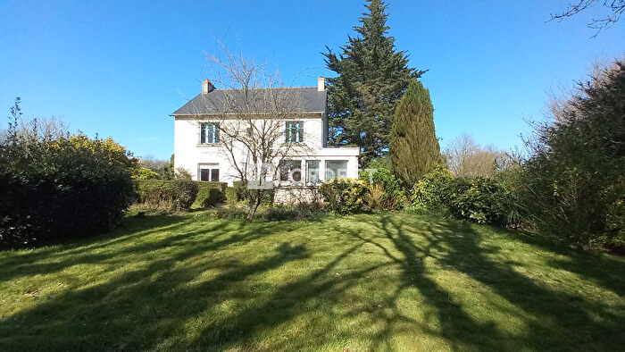 Maison à vendre - Gurunhuel - 6 pièces - 5 chambres