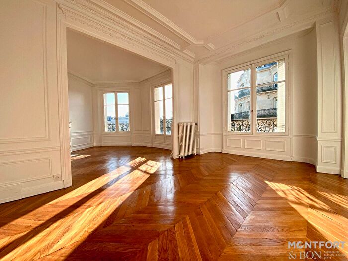 Appartement à louer - Cambronne-Garibaldi, Paris ème arrondissement - 5 pièces - 3 chambres