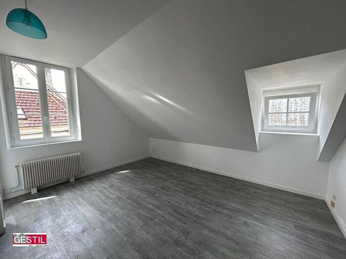 Chaumont-en-Vexin : Appartement 1 pièce à louer