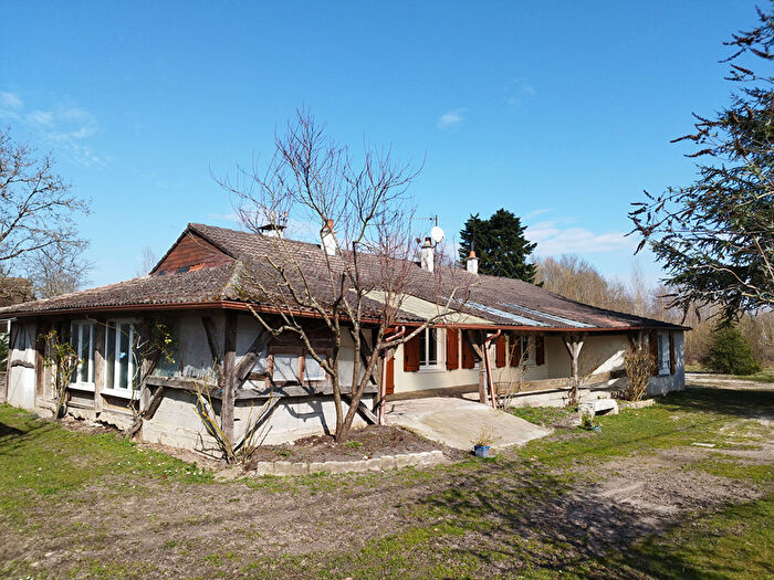 Maison à vendre - Gièvres - 6 pièces - 4 chambres