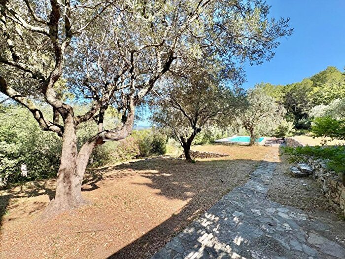 Maison à vendre - Seillans - 5 pièces - 4 chambres