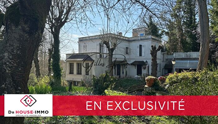 Maison 10 pièces à Follainville-Dennemont, à vendre