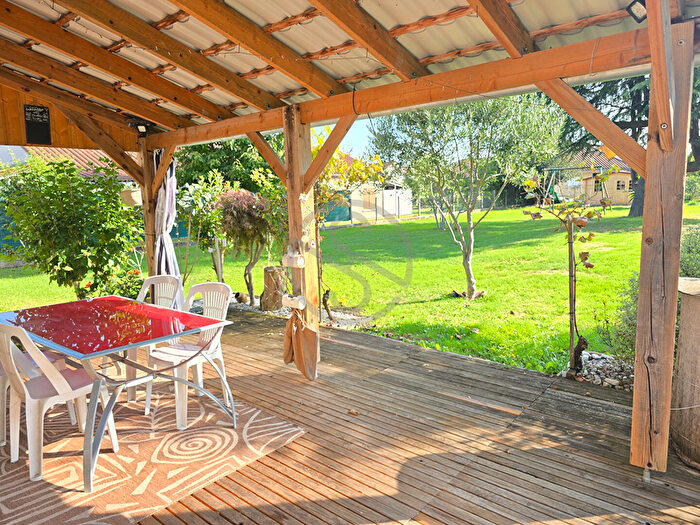 Maison à vendre - Saint-Étienne-de-Saint-Geoirs - 6 pièces - 4 chambres