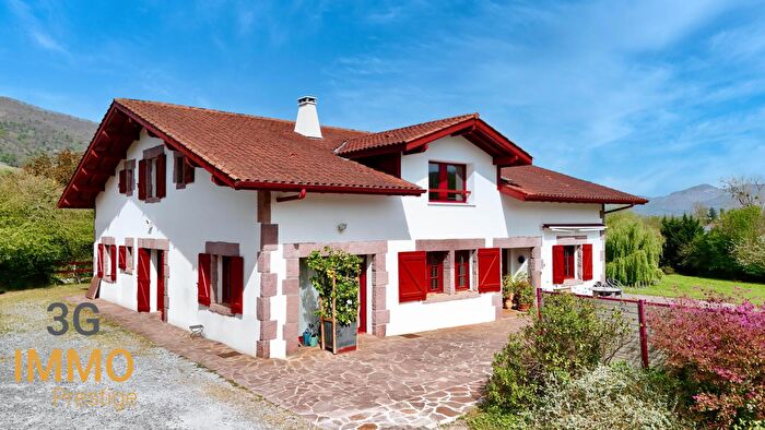 Maison 11 pièces à Saint-Jean-Pied-de-Port, à vendre