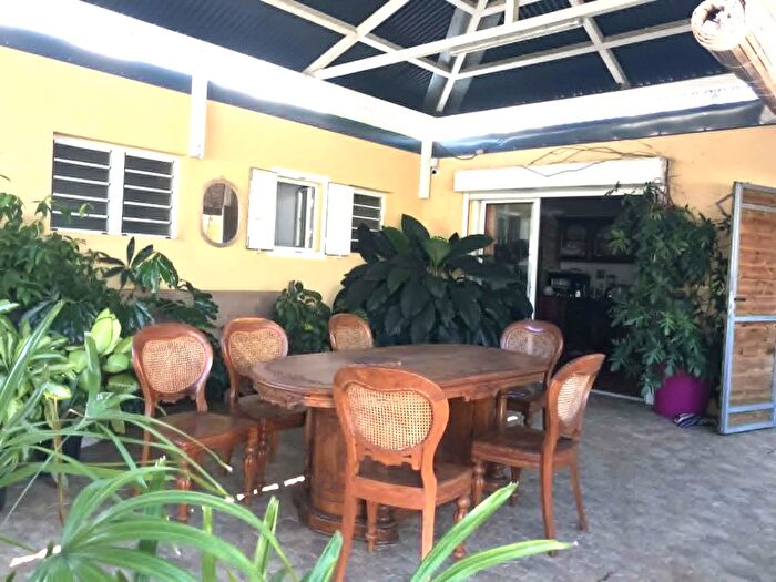 Saint-Pierre : Maison 5 pièces à vendre