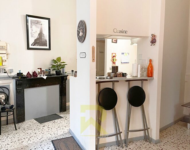 Maisons à vendre et appartements à louer - 1