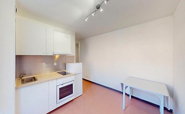 Appartement à louer - Salmiech - 2 pièces - 1 chambre