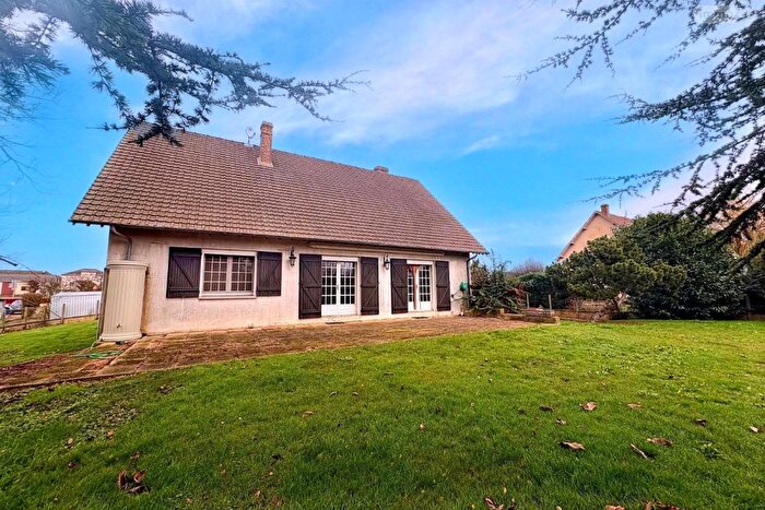 Maison à vendre - Voves - 6 pièces - 5 chambres