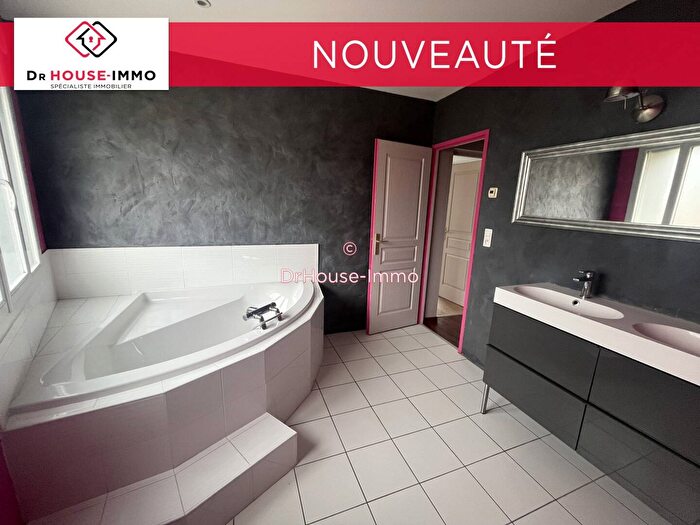 Appartement à louer - Poitiers Ouest-Le Porteau-Les Rocs-Montmidi - 6 pièces - 5 chambres