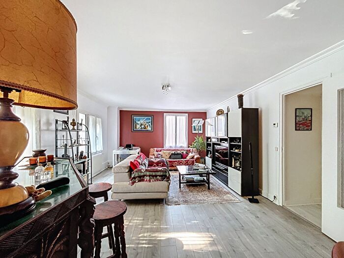 Appartement à vendre - Châteaufort - 3 pièces - 2 chambres