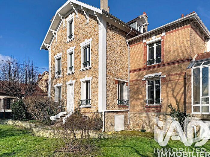 Maison à vendre - Saint-Leu-la-Forêt, Centre-ville - 9 pièces - 6 chambres