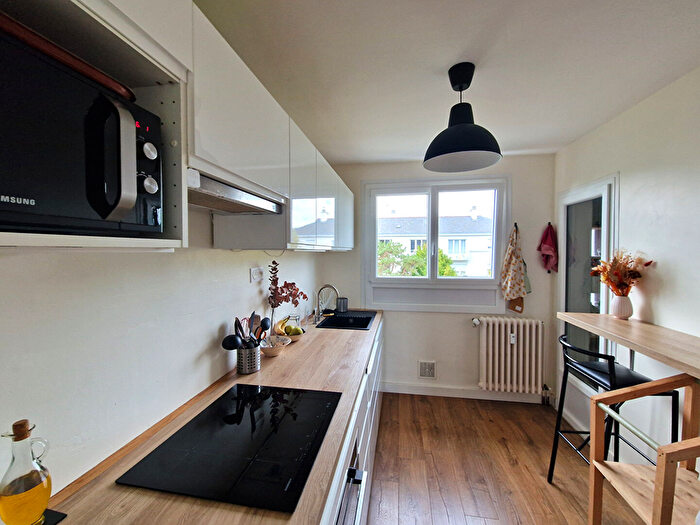 Saint-Sébastien-sur-Loire, Ouest : Appartement 4 pièces à vendre
