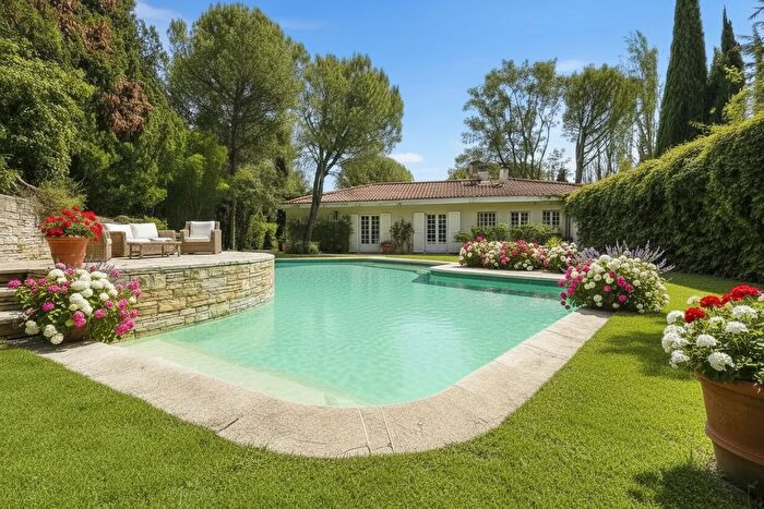 Maison à vendre - Villemoustaussou - 8 pièces - 6 chambres