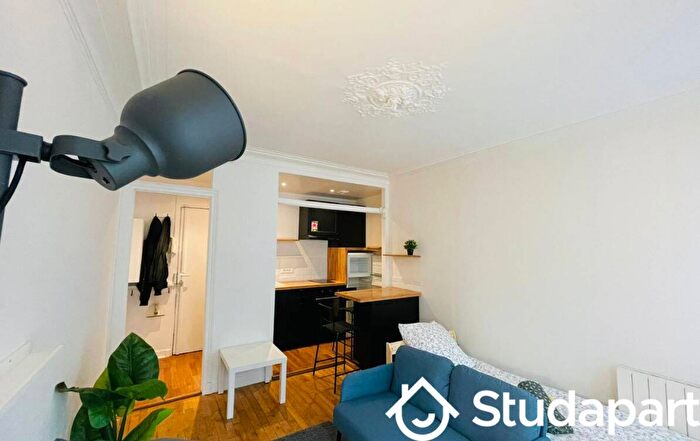 Appartement à louer - Goutte dOr-Château Rouge, Paris ème arrondissement - 2 pièces - 1 chambre