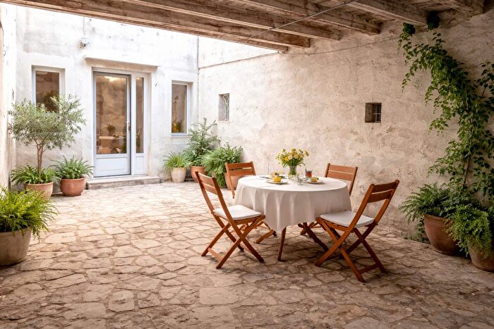 Maison à vendre - Rouillac - 6 pièces - 4 chambres