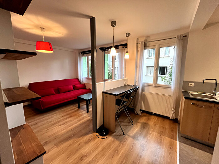 Appartement à louer - Saint-Étienne, La Métare, Le Portail Rouge, Fauriel, Villeboeuf - 1 pièce - 1 chambre