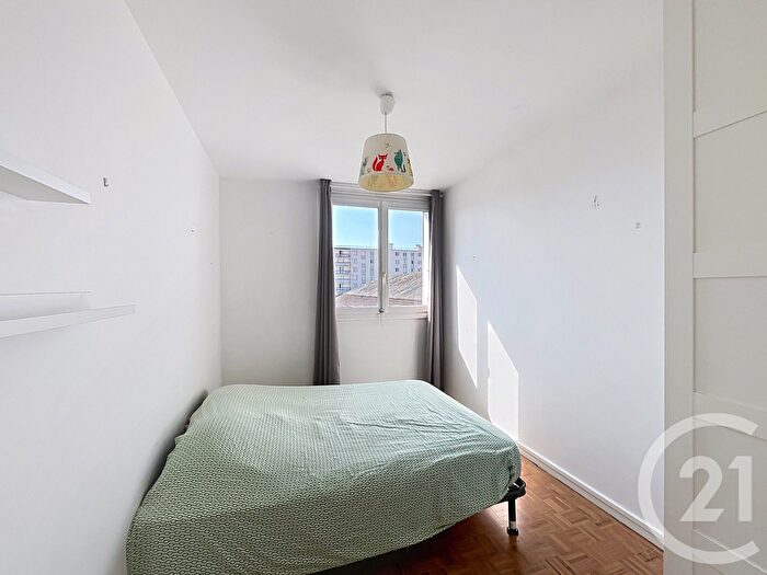 Ivry-sur-Seine, Parmentier, Marat, Robespierre : Appartement 5 pièces à louer