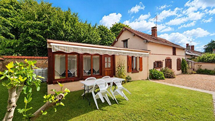 Jouy - Maison 5 pièces à louer
