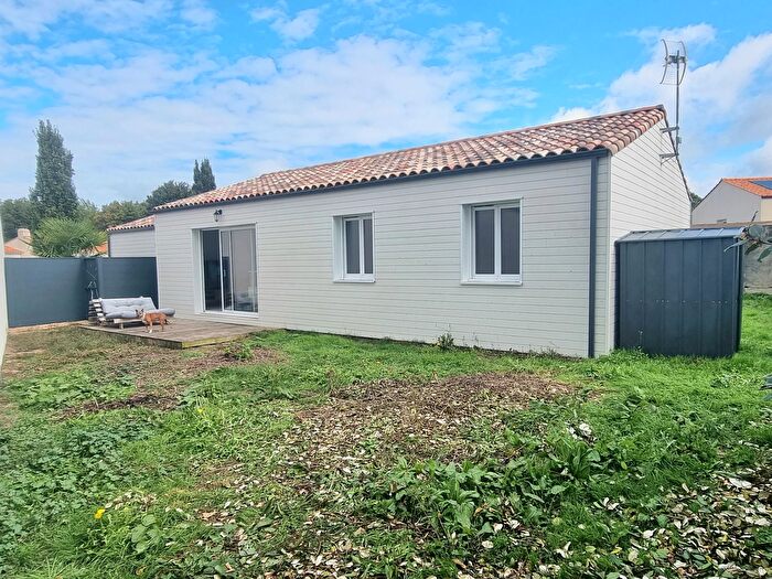 Maison à vendre - Coëx - 5 pièces - 3 chambres