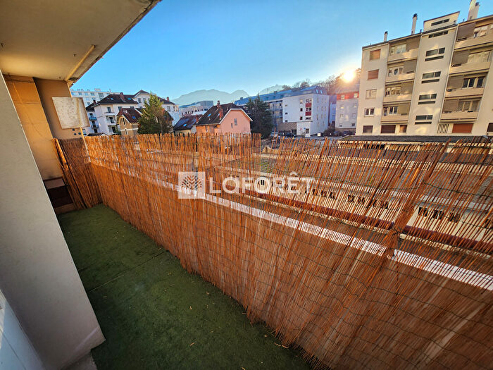 Chambéry, Centre-ville - Appartement 1 pièce à louer