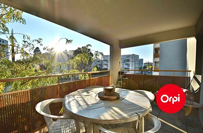 Appartement à vendre - Saint-Priest, Menival - 2 pièces - 1 chambre