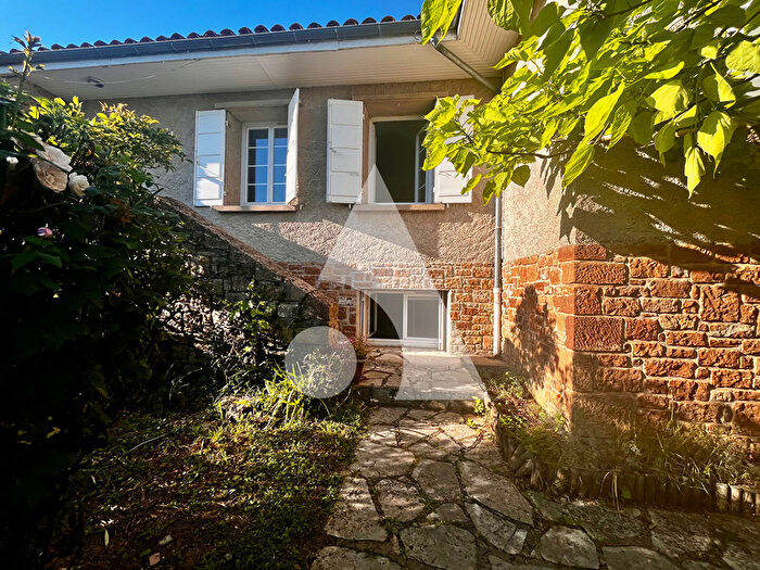 Maison à vendre - Figeac - 6 pièces - 3 chambres