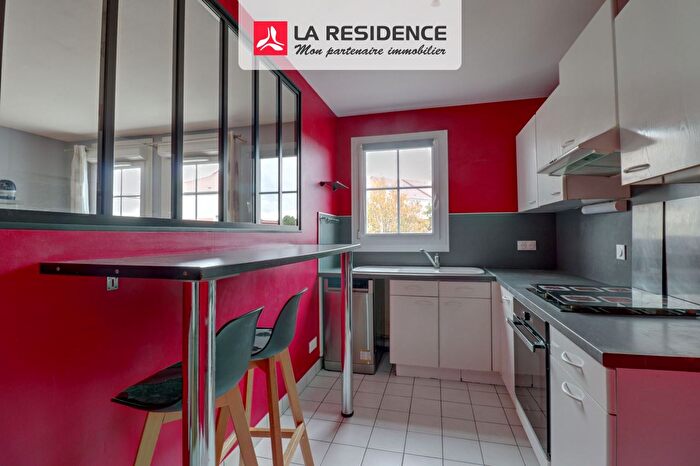 Appartement à vendre - Carrières-sous-Poissy - 3 pièces - 2 chambres