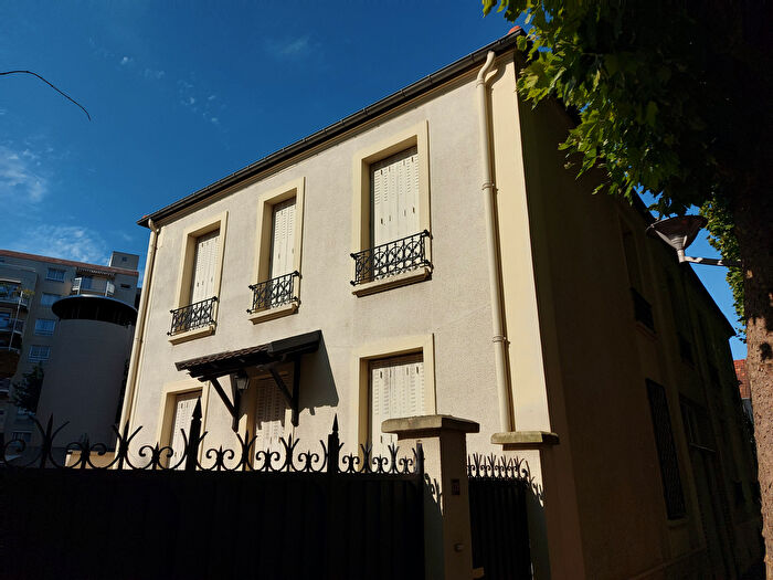 Maison à vendre - Courbevoie, Marceau République - 5 pièces - 3 chambres