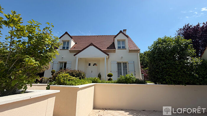 Puiseux-en-France : Maison 6 pièces à vendre