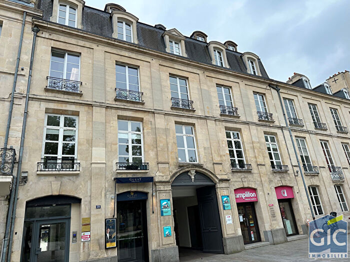 Appartement 5 pièces à Caen, Saint-Jean, à vendre