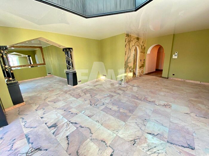 Appartement à louer - Mont Saint Clair-Hôtel de Ville, Sète - 4 pièces - 3 chambres