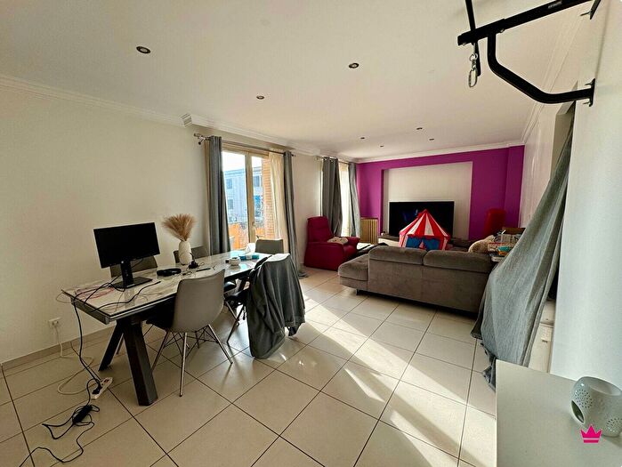 Appartement à louer - Cusset, Villeurbanne - 4 pièces - 3 chambres