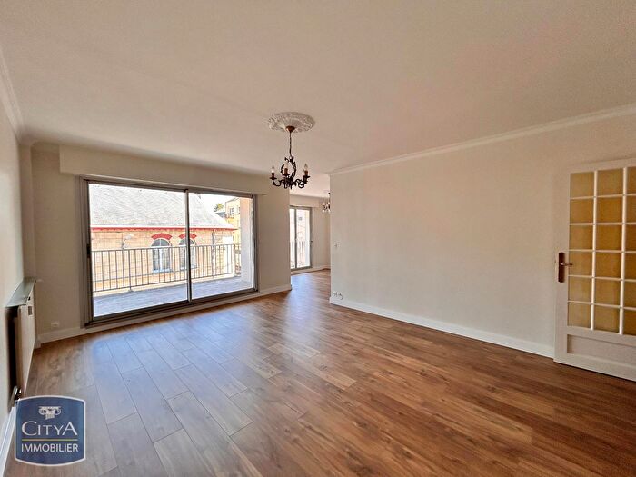 Appartement 3 pièces à Laval, Les Pommeraies, à louer