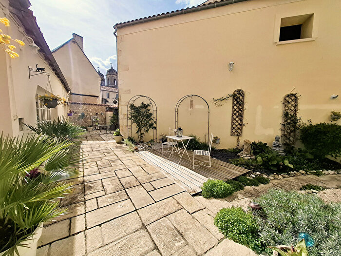 Saint-Jean-dAngély : Maison 5 pièces à vendre