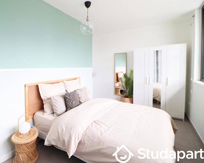 Appartement à louer - Pont de Flandre, Paris ème arrondissement - 1 pièce - 4 chambres