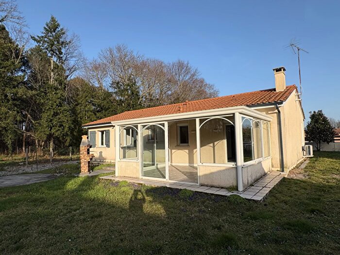 Maison à louer - Saint-Médard-en-Jalles, Caupian, Cérillan, Hastignan, Issac - 4 pièces - 3 chambres