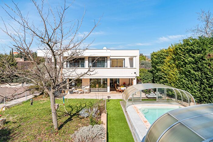 Maison à vendre - Marseille e , Saint-Mitre - 7 pièces - 5 chambres