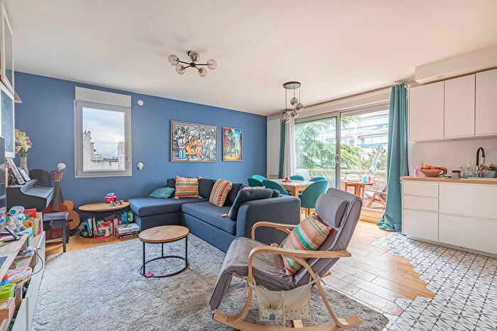 Appartement à vendre - Courbevoie, Gambetta, La Défense - 3 pièces - 2 chambres