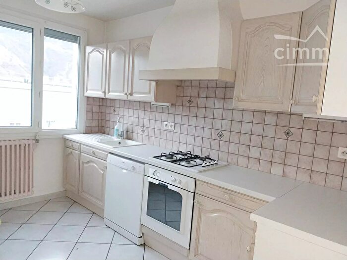 Appartement à vendre - Saint-Jean-de-Maurienne - 4 pièces - 3 chambres