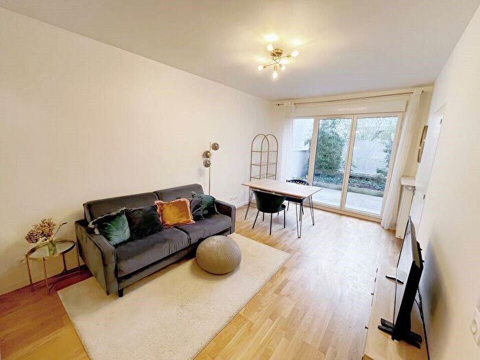 Appartement 2 pièces à Plateau Ouest, Suresnes, à louer
