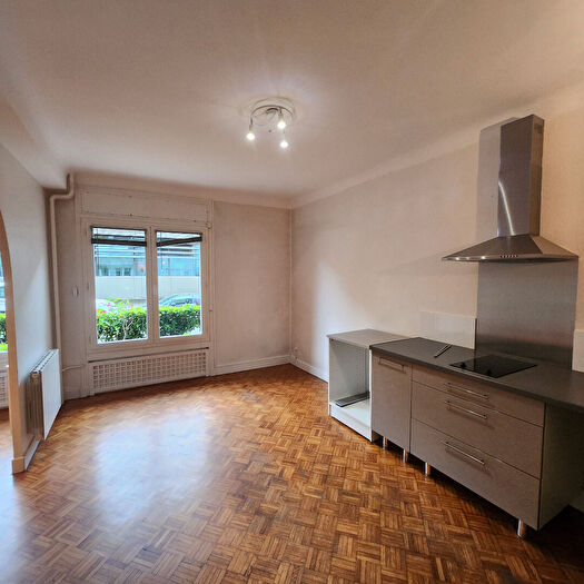 Appartement à louer - Roche-la-Molière - 2 pièces - 1 chambre