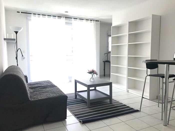 Appartement à louer - Marseille e , Baille - 2 pièces - 1 chambre